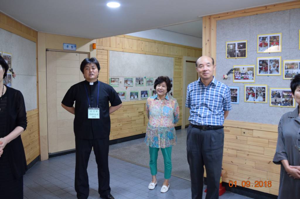 사진 자료실 - 민락성당 30주년 기념 사진전 개최 커팅식